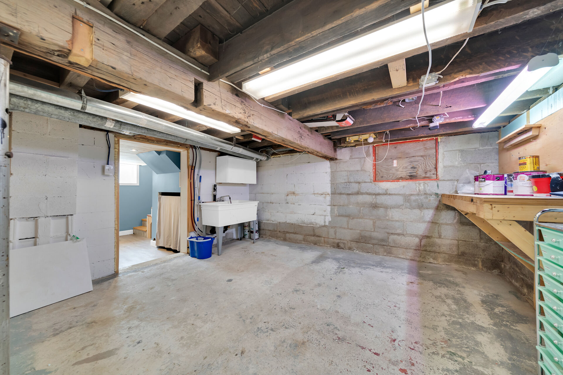 Virtual tour of 228 Finkle St, Woodstock, Ontario, N4S 3E3