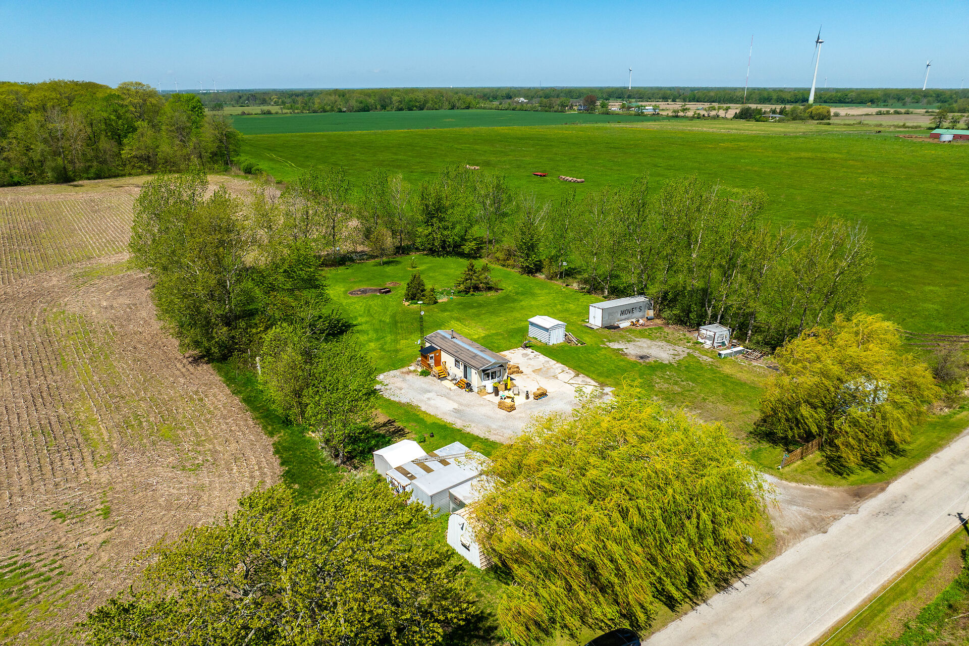 Virtual tour of 199 Dickhout Road, Lowbanks, Ontario, N0A 1K0