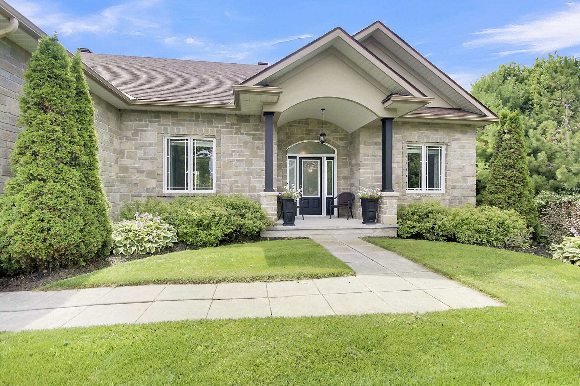 Virtual tour of 1484 Cobe Terrace, Kars, Ontario, K0A 2E0