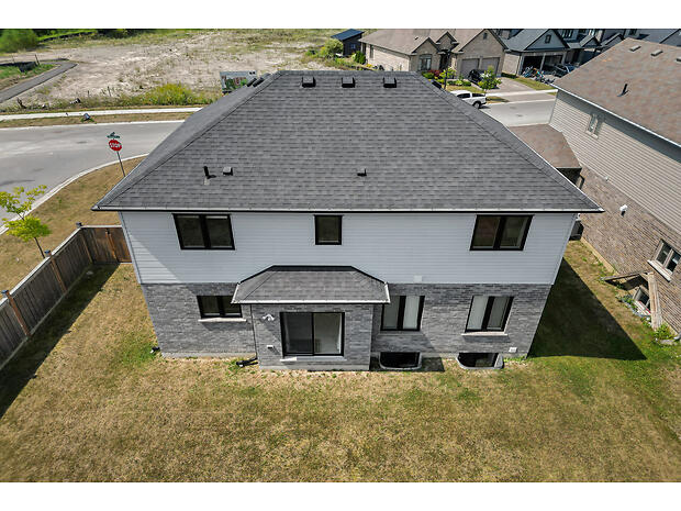 Virtual tour of 102 Timberwalk Trail, Ilderton, Ontario, N0M 2A0